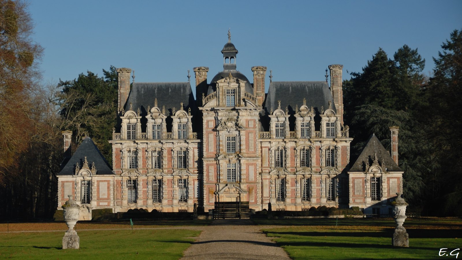 Our region-by-region guide of the best castles to visit in France ...